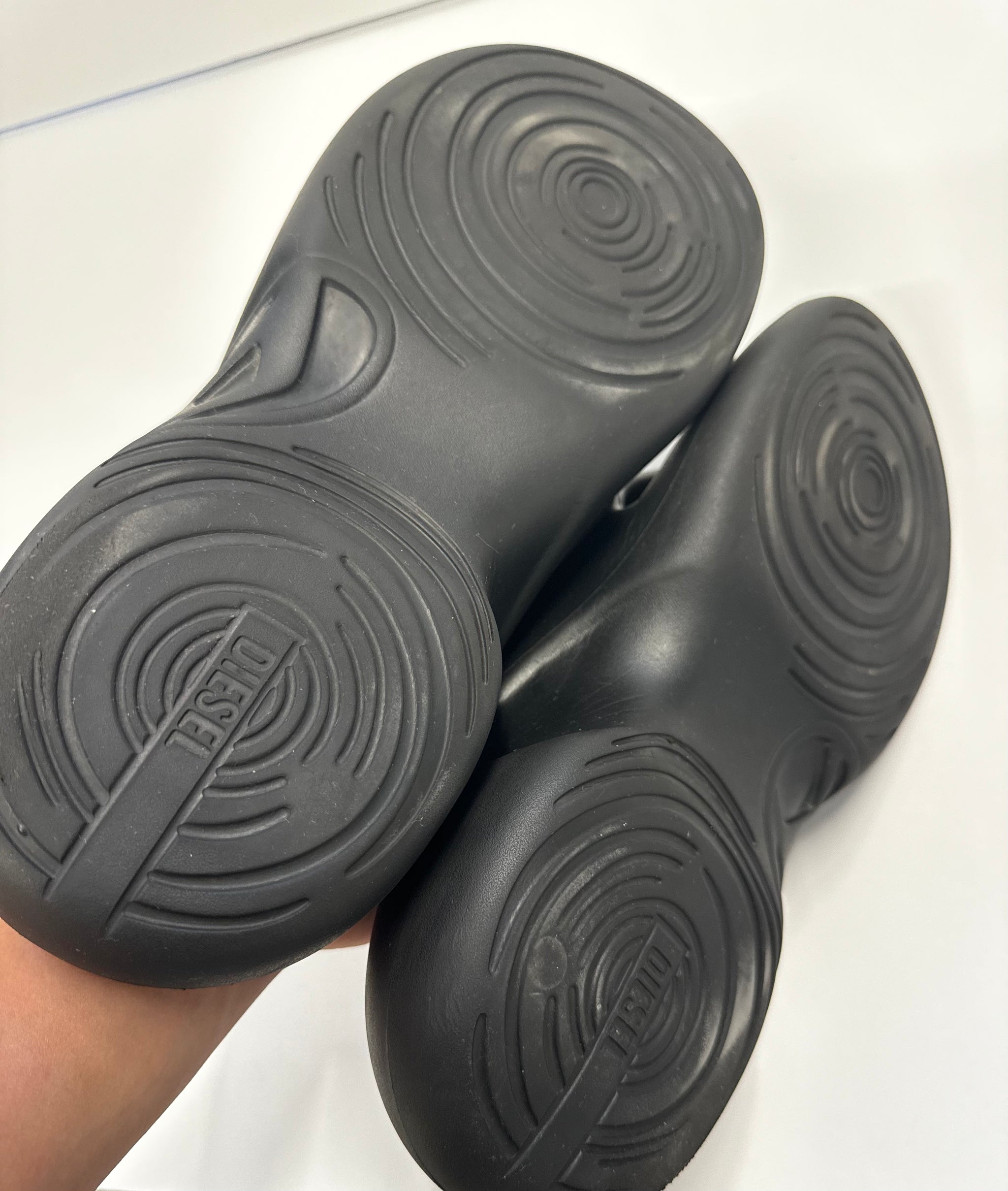 Diesel Sa-Maui X logo-embossed flip-flops – VV department Diesel Sa-Maui X logo-embossed flip-flops – VV department